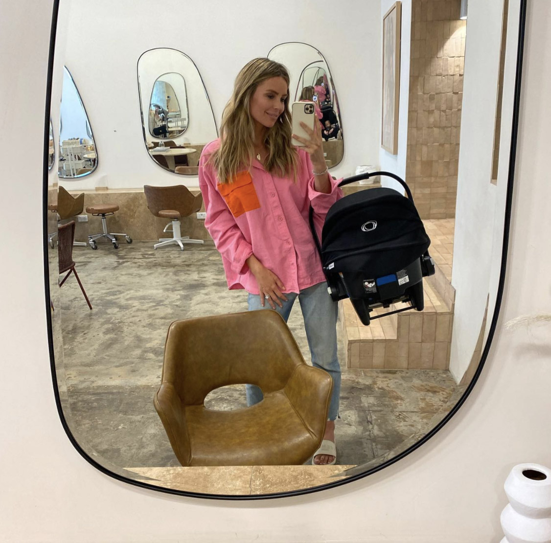 Jen Hawkins visits hair salon with son Hendrix in tow | Bounty Parents