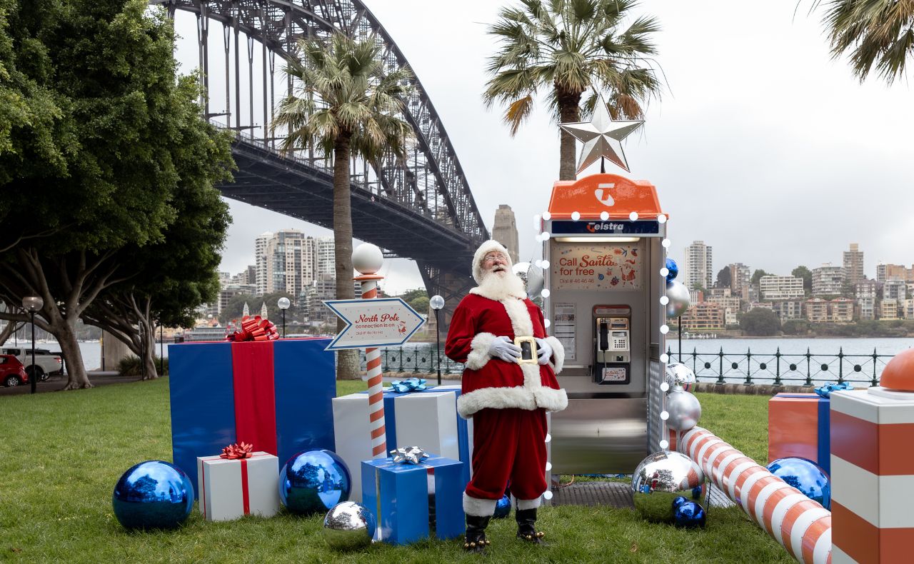 Kids can call Santa for free this Christmas from Telstra payphones ...